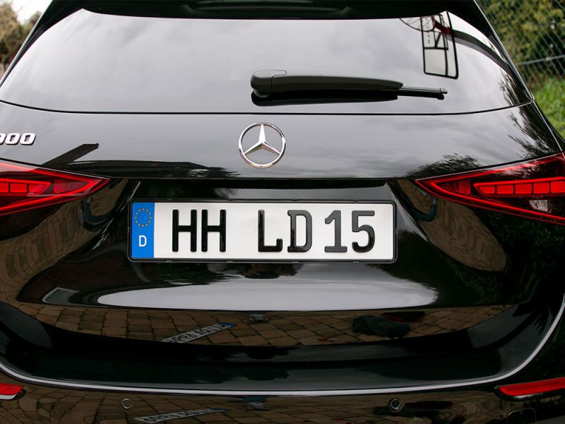 3D Kennzeichen in Hochglanz mit Dezentofix