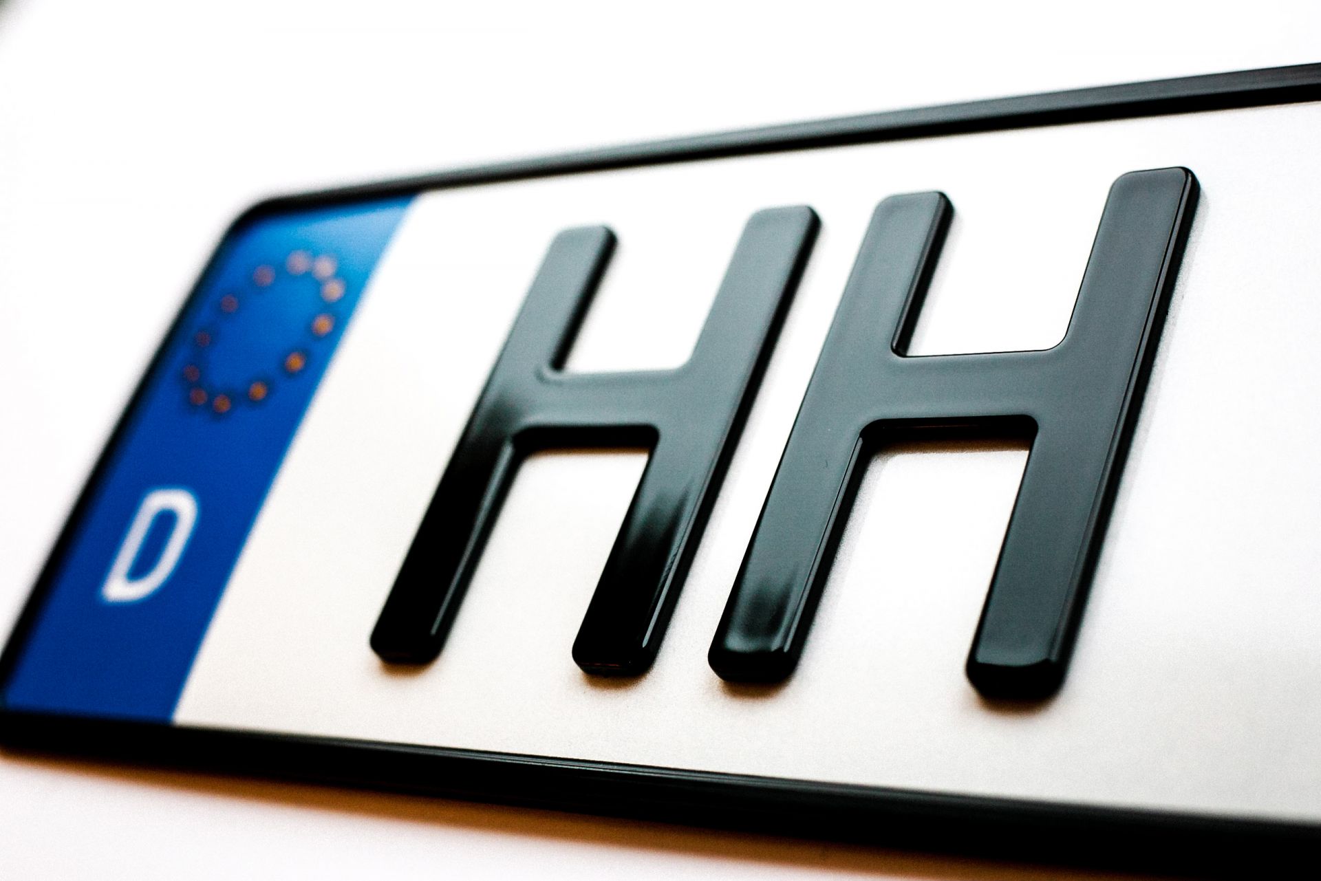 3D Kennzeichen in Hochglanz | Black Magic online bestellen