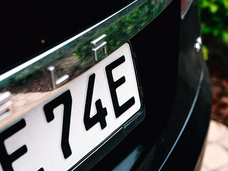 E-Kennzeichen für Elektrofahrzeuge | Jetzt online bestellen